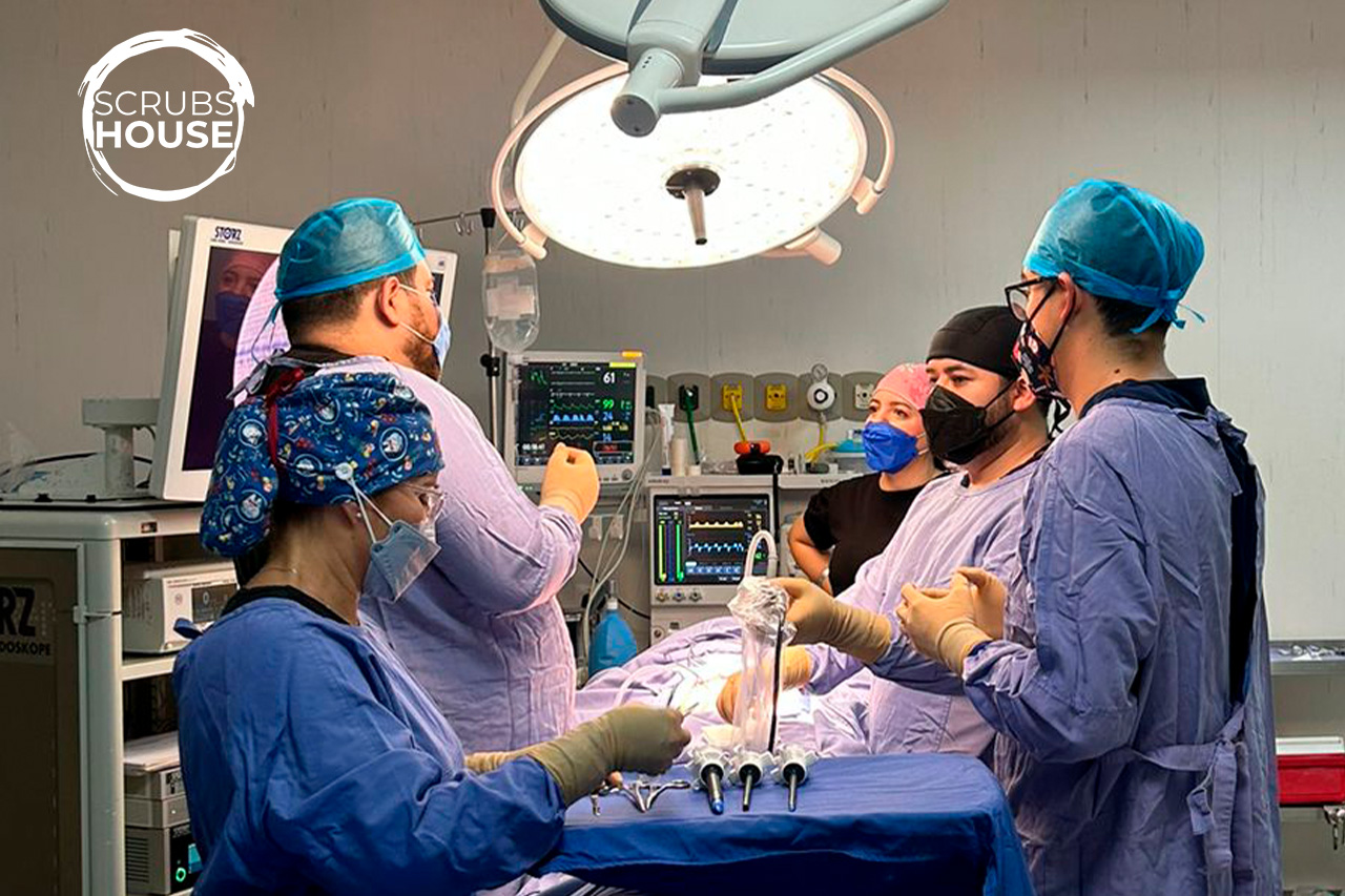 Ropa Médica Personalizada para Clínicas y Hospitales - Scrubs House